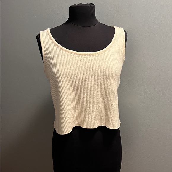 St. John | Tops | St John Cream Scoop Neck Ribbed Crop Tank Top | Poshmark